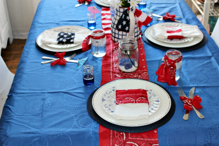 Easily Create A Fun And Inexpensive Patriotic Tablescape
