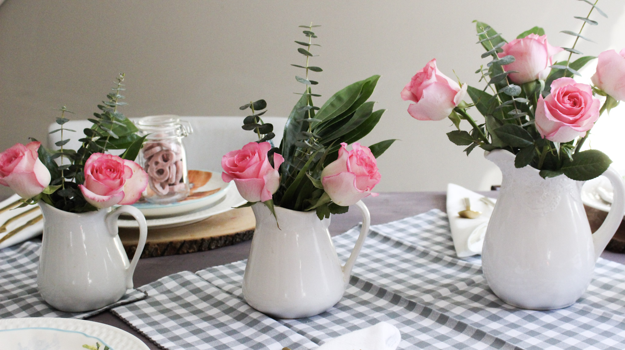Beautiful Spring Tablescape With Pink Roses To Inspire You