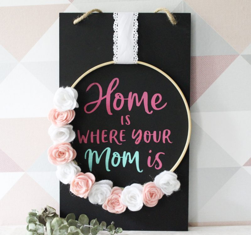 How To Make An Embroidery Hoop Sign With Felt Flowers