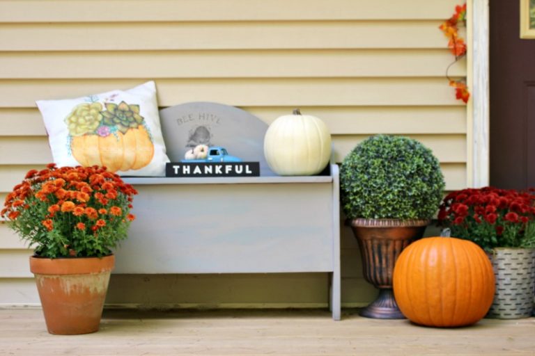 Welcome Fall With These Simple Fall Porch Decorating Ideas