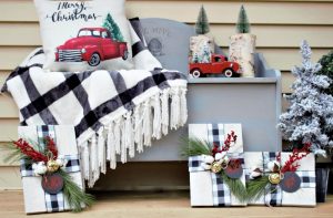 29 Red Truck Christmas Decor Ideas, Crafts and DIY Projects