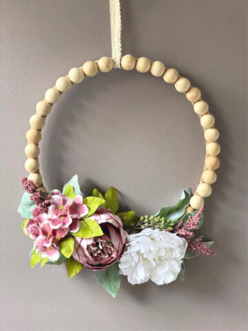 25 DIY Wooden Bead Crafts That Are Super Fun To Make