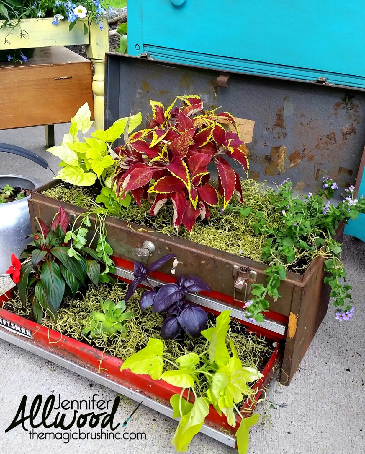 41 Super Creative DIY Repurposed Garden Planters