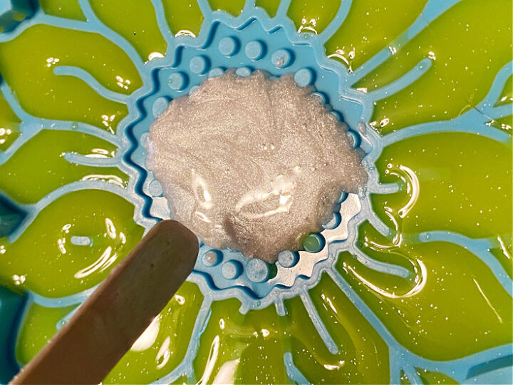 How To Make A Beautiful DIY Resin Sunflower Craft