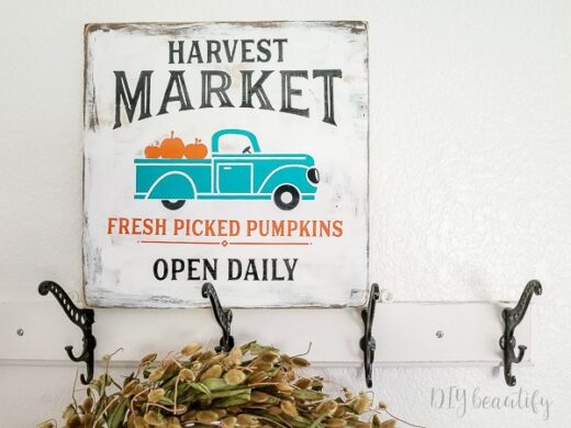 31 Fun DIY Fall Signs That You Can Easily Recreate!