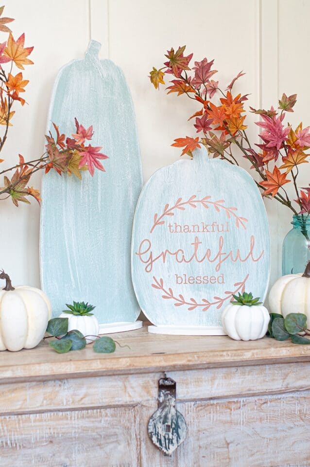 25 Festive Fall Signs That You Can Easily DIY