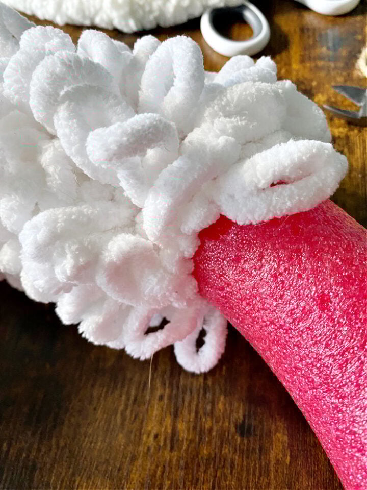 Easy Loop Yarn Wreath for Fall with Velvet Pumpkins