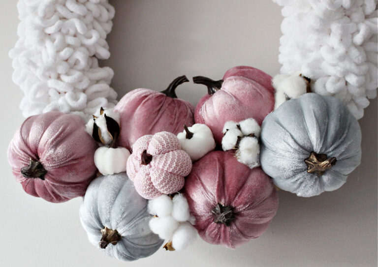 Easy Loop Yarn Wreath for Fall with Velvet Pumpkins