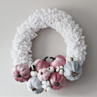 Easy Loop Yarn Wreath for Fall with Velvet Pumpkins