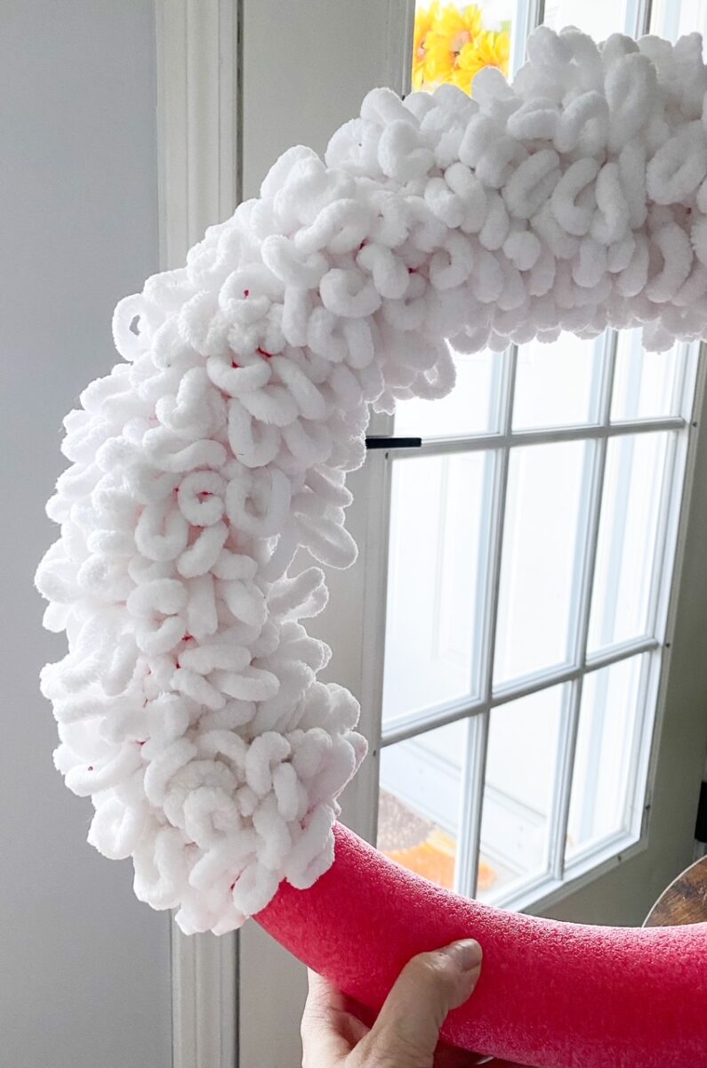 Easy Loop Yarn Wreath for Fall with Velvet Pumpkins
