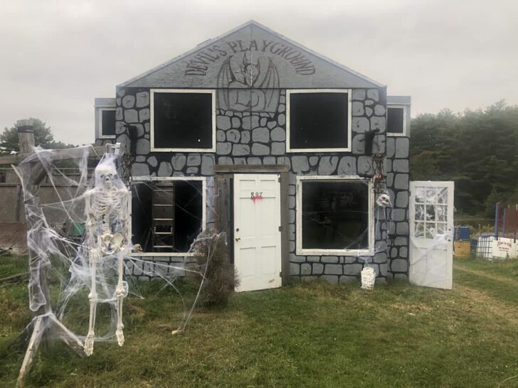 10 Spooky Places To Visit in New Hampshire For Halloween