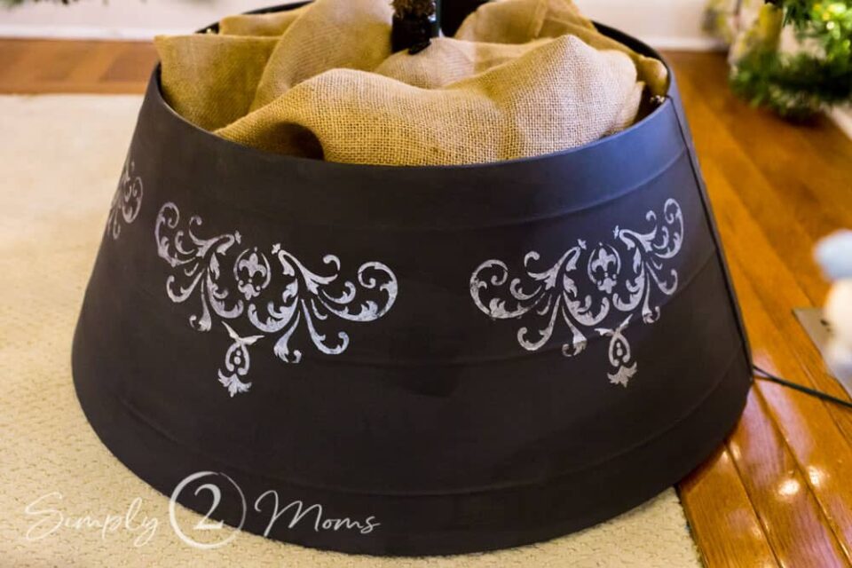 15 DIY Christmas Tree Collar Ideas For Any Style Tree 2025
