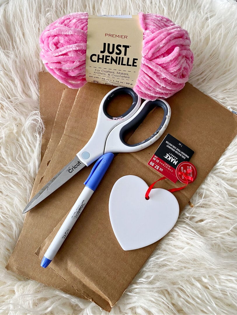 Quick and Easy Yarn Wrapped Hearts Valentine Garland