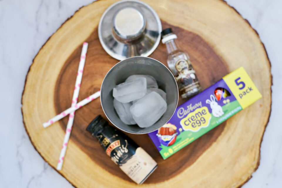Make Boozy Cadbury Eggs Easter Shots For The Adults To Enjoy
