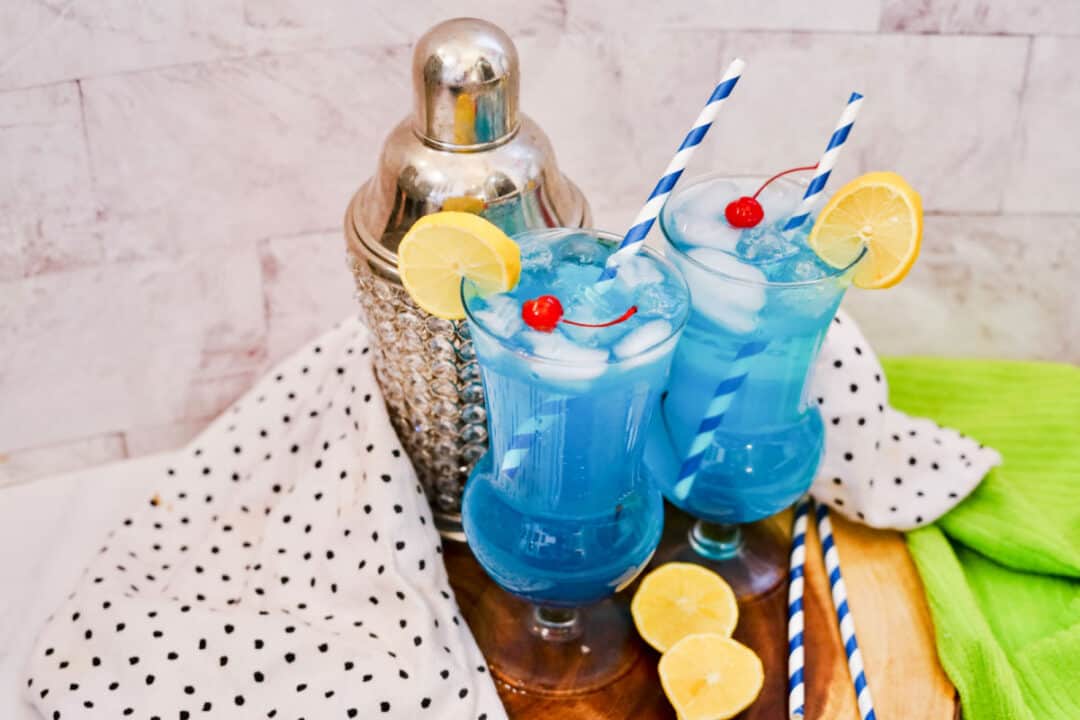 Delightful Recipe For The Ultimate Blue Long Island Iced Tea
