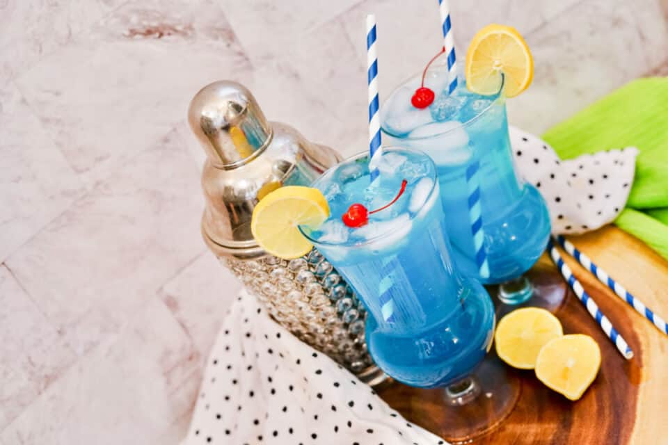 Delightful Recipe For The Ultimate Blue Long Island Iced Tea