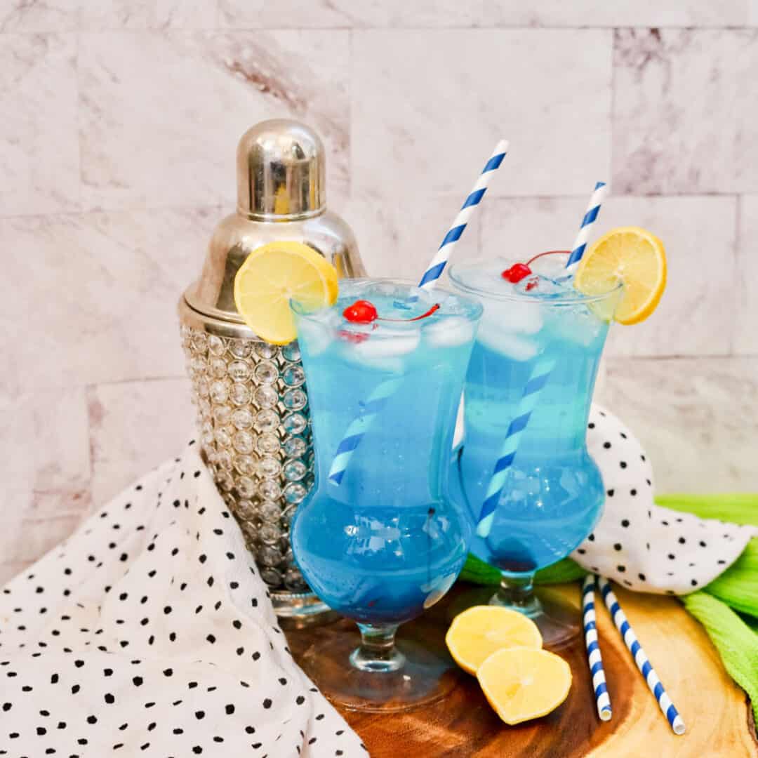 Delightful Recipe For The Ultimate Blue Long Island Iced Tea