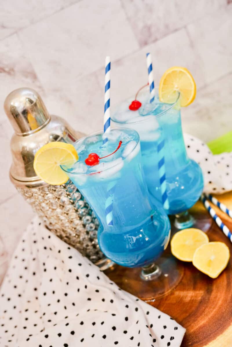 Delightful Recipe For The Ultimate Blue Long Island Iced Tea