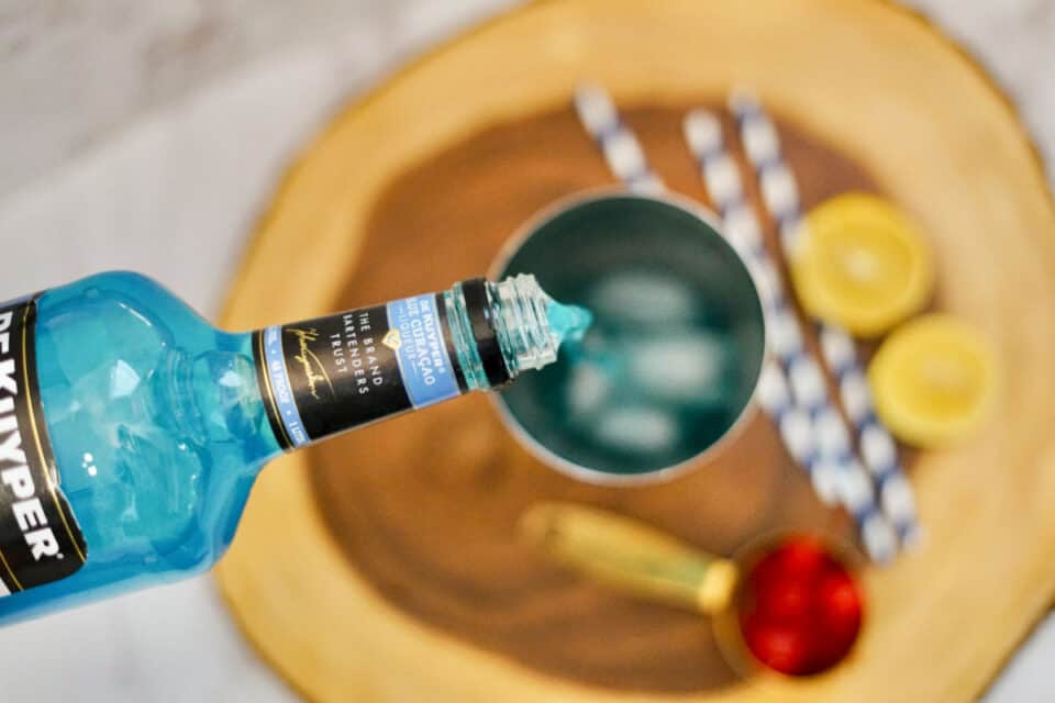 Delightful Recipe For The Ultimate Blue Long Island Iced Tea