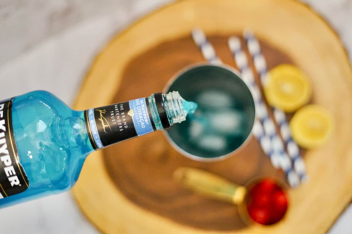 Delightful Recipe For The Ultimate Blue Long Island Iced Tea