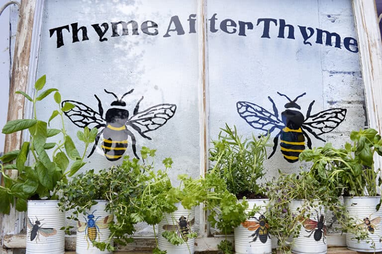 15 Super Cute Bee Decorations You Can Easily Make Yourself