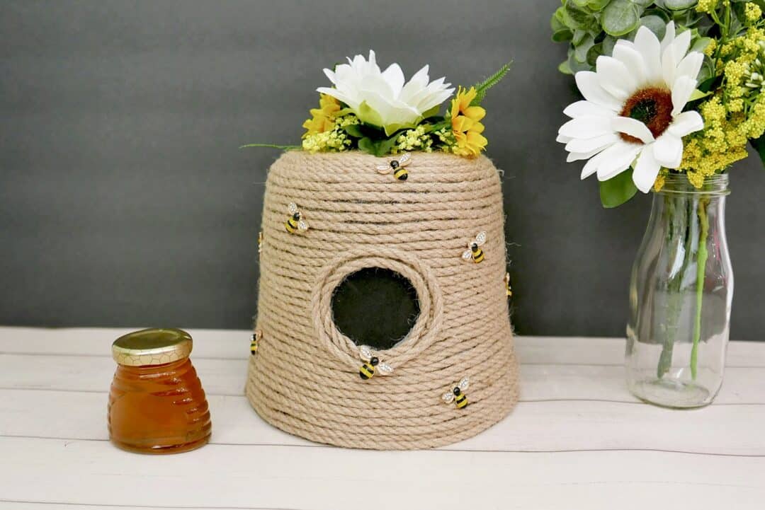 15 Super Cute Bee Decorations You Can Easily Make Yourself