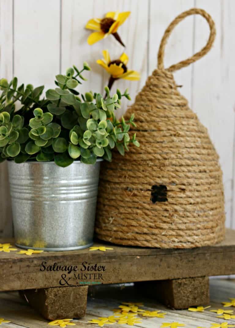 15 Super Cute Bee Decorations You Can Easily Make Yourself