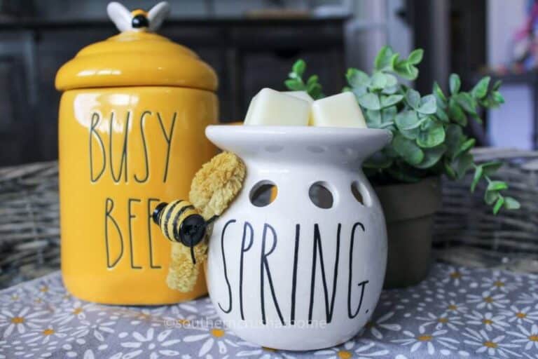 15 Super Cute Bee Decorations You Can Easily Make Yourself