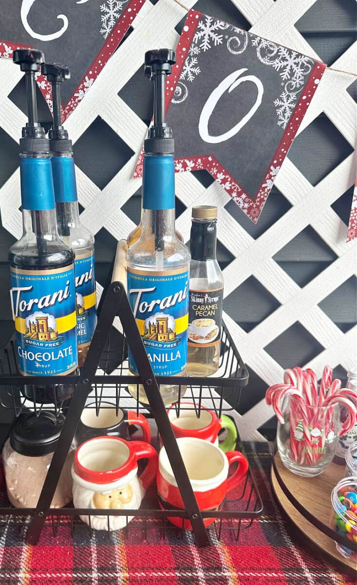 Cozy Balcony Decor for Christmas with Hot Cocoa Bar