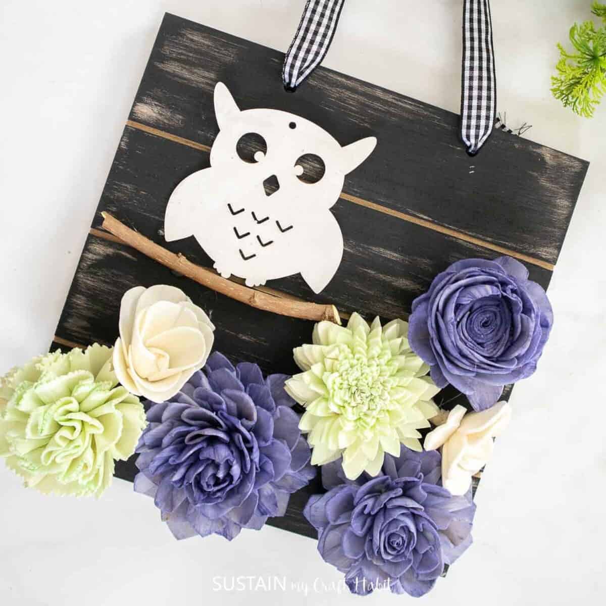 25 DIY Halloween Signs with Tutorials for Halloween Fun!
