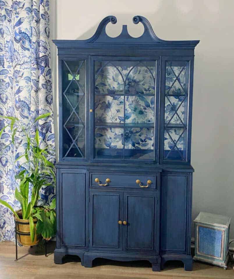 17 Stunning Painted Hutch Before and After Projects That Wow!