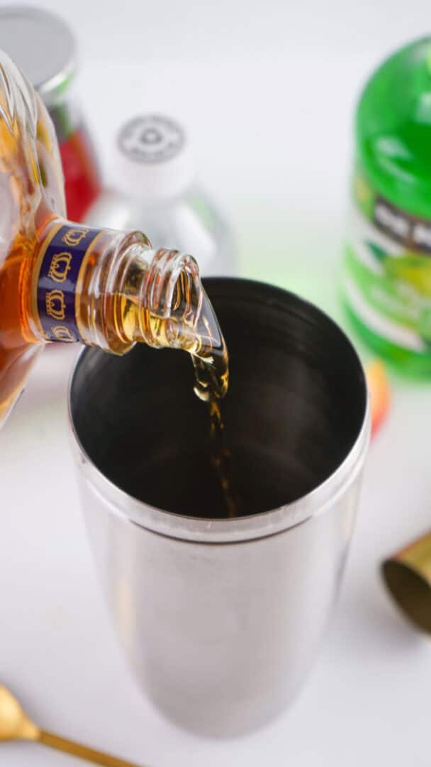 Get Ready to Sip: The Ultimate Guide to Washington Apple Shots!