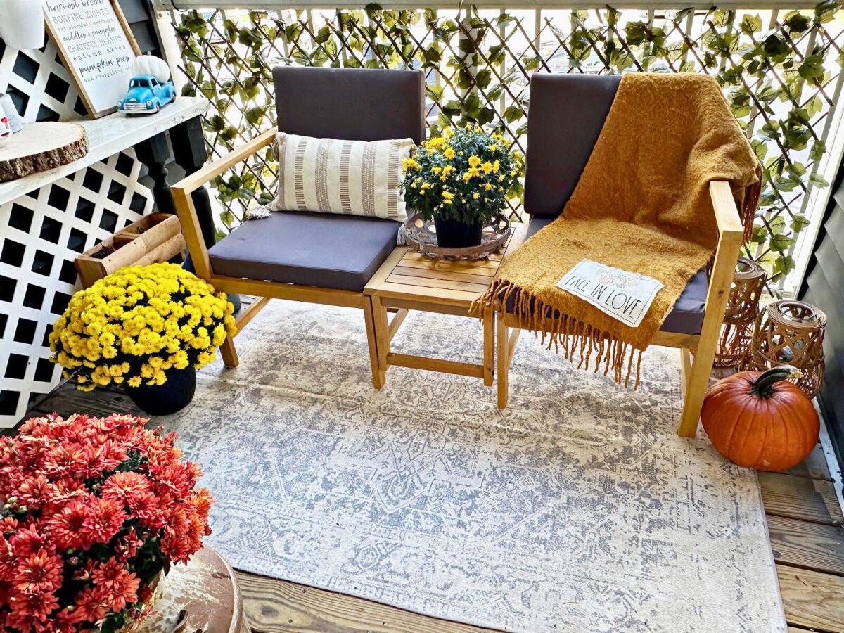 Cozy Fall Balcony Decor to Transform Your Outdoor Space (2025)