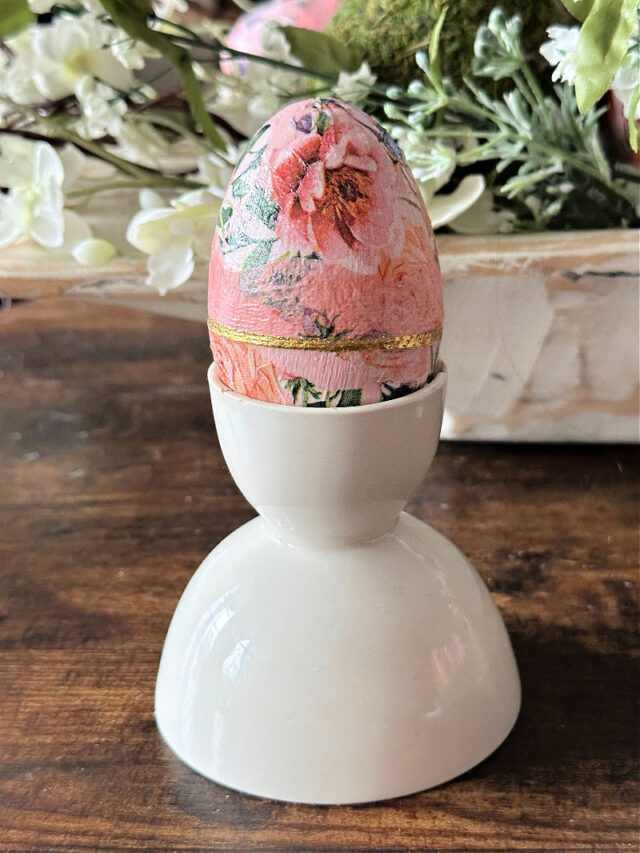 How to Make Beautiful Decoupage Easter Eggs (Easy Tutorial)
