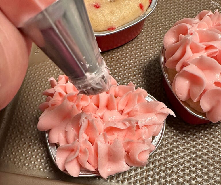 Mini Heart Cakes That Are Almost Too Cute to Eat!