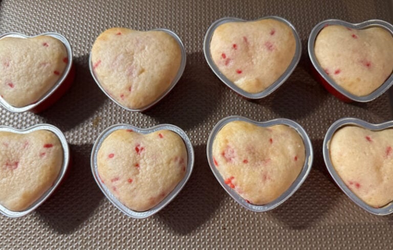 Mini Heart Cakes That Are Almost Too Cute to Eat!