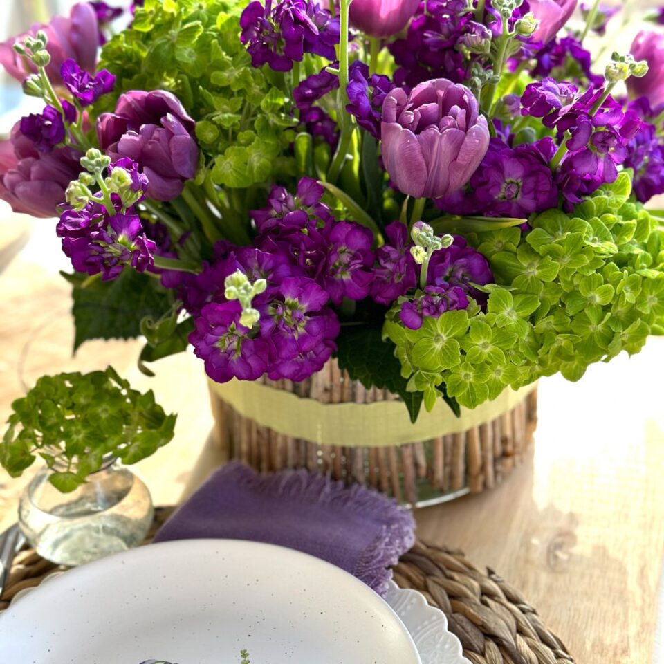 17 DIY Spring Centerpieces That Look Straight Out of a Magazine!