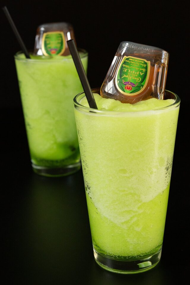 15 Peach, Apple and Blackberry Crown Royal Cocktails