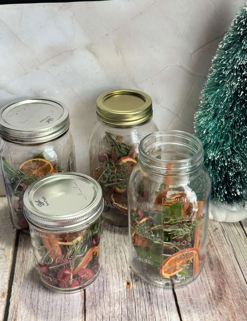 How To Make A Christmas Simmer Pot Gift (Free Printable Tag)