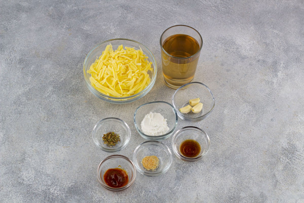 Easy Cheese Fondue Recipe for Dipping, Sharing, and Savoring